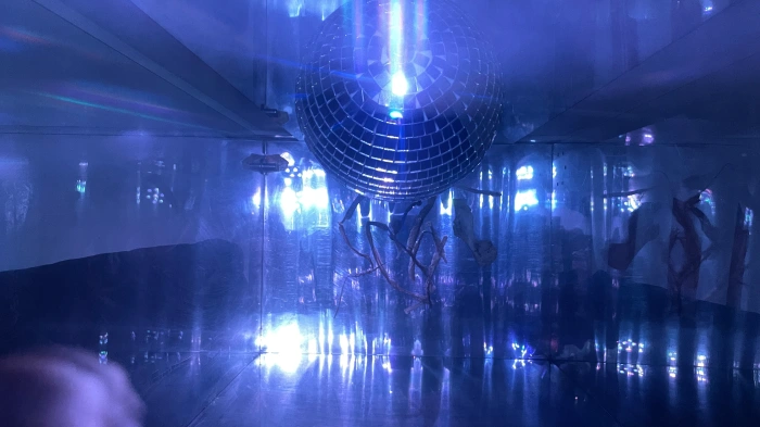 Dansföreställning SUCCESSIONS II /XOVER med Benedikte Esperi o PA x ...